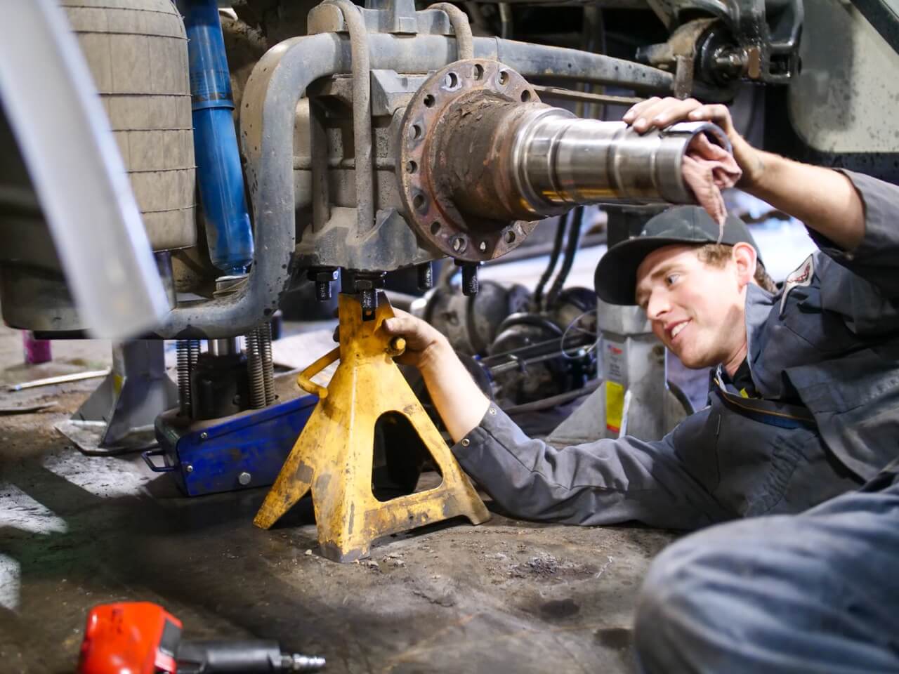 Truck Alignment for Heavy-Duty Trucks | Inland Kenworth